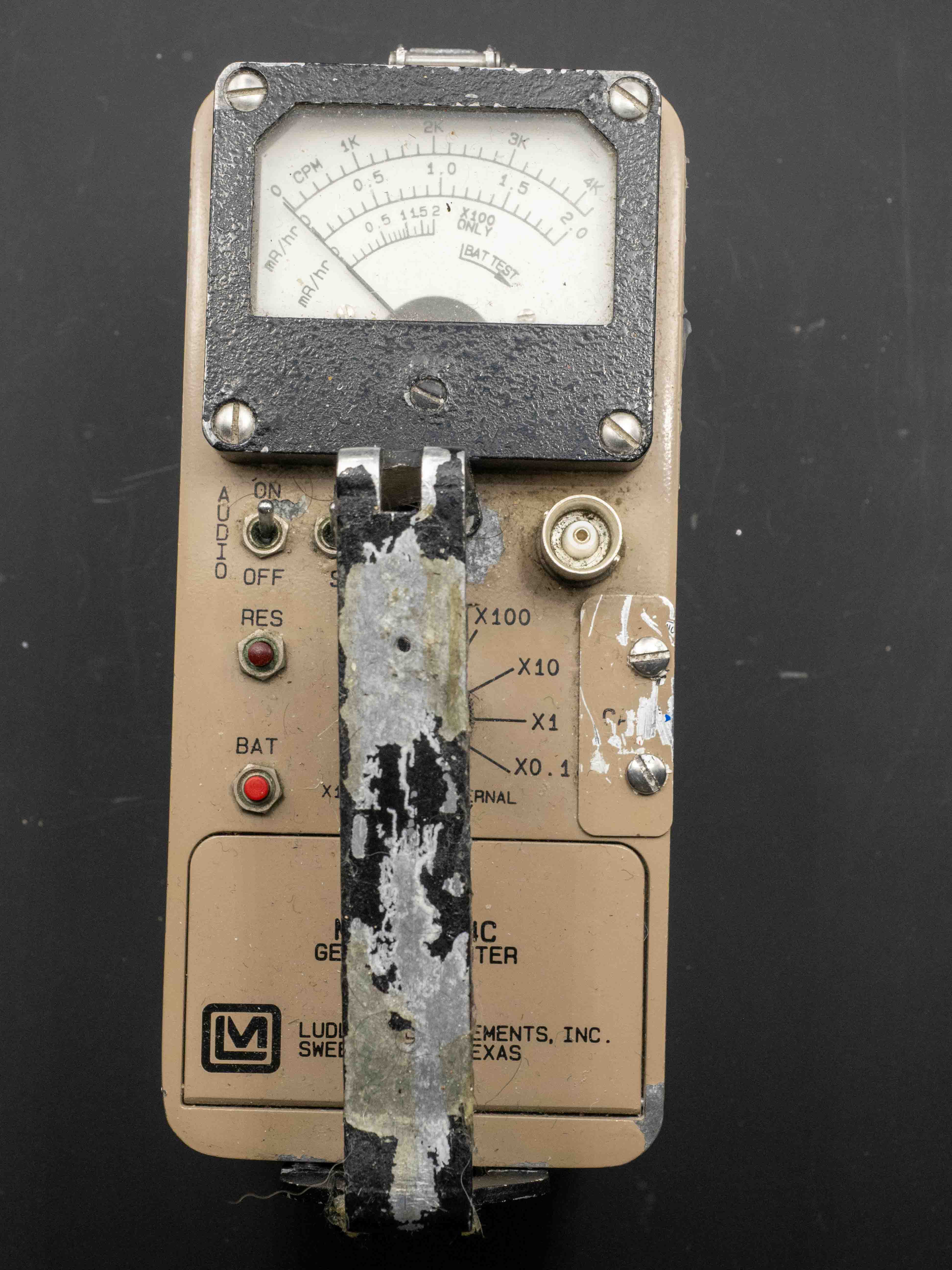 Ludlum 14c Survey Meter – Rad Man Minerals