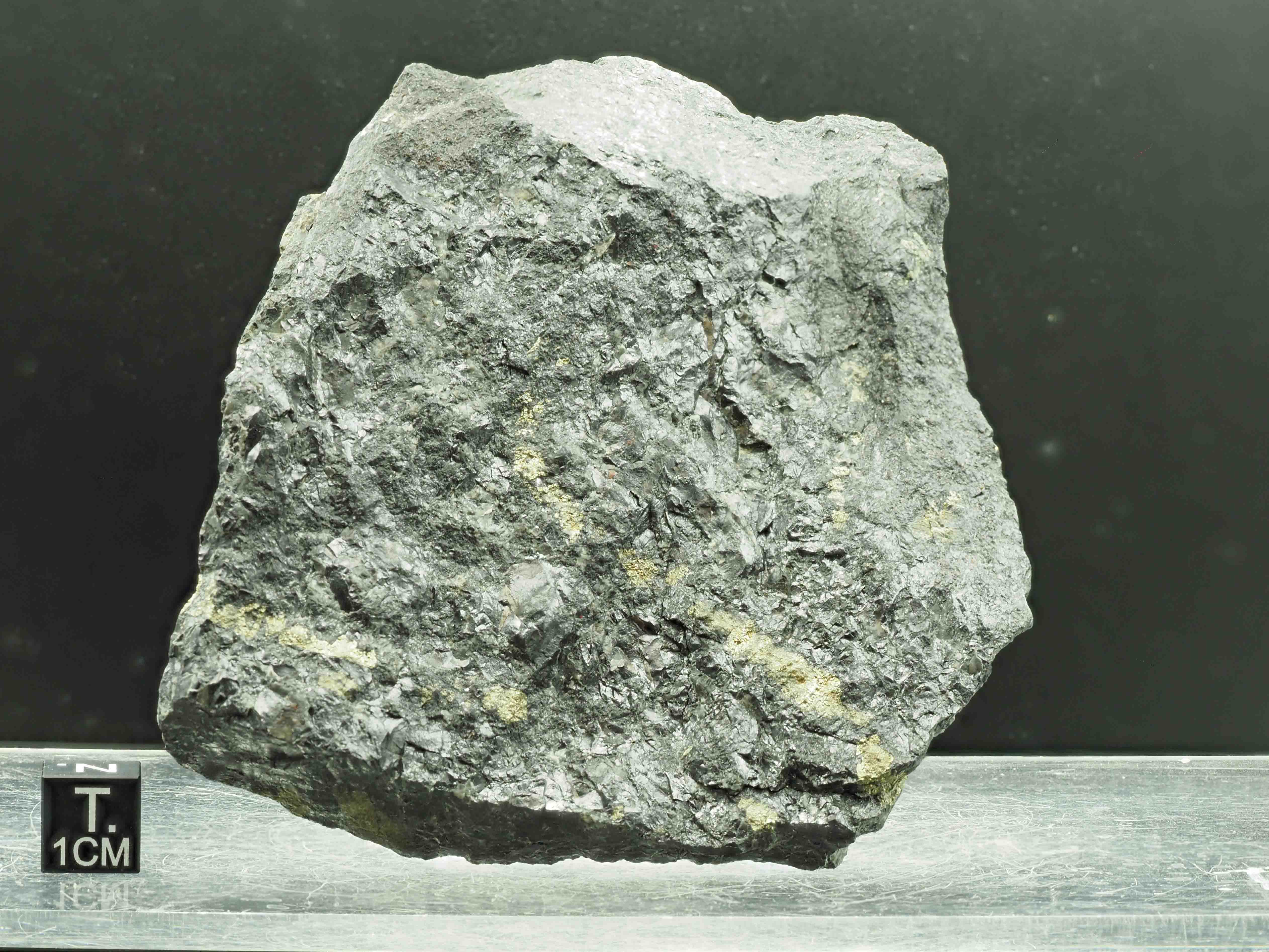 Pitchblende v. Uraninite - Eldorado Mine, Port Radium, Great Bear Lake ...